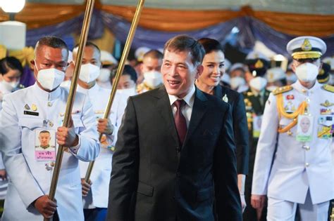 ร 10 ทรงรับคนเจ็บ ผู้เสียชีวิตเหตุกราดยิงหนองบัวลำภู ไว้ในพระบรมราชานุเคราะห์