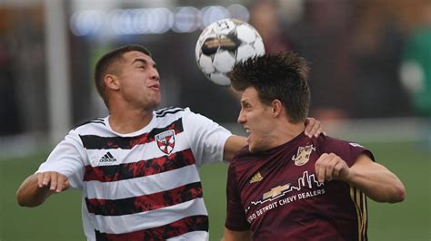 Dcfc Wins Second Straight Moves Into Eighth Place