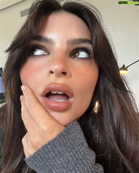 Emily Ratajkowski Instagram Work From Bed Gethu Cinema