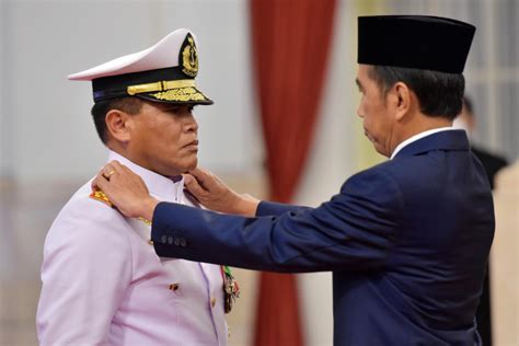 Jokowi Minta Kasal Baru Jaga Kedaulatan Negara Di Laut