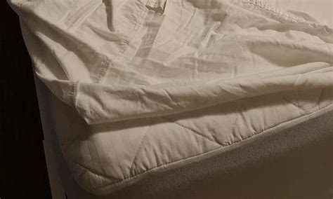 Mum Shares Her Game Changing Fitted Sheet Discovery After Struggling For Years Daily Mail Online