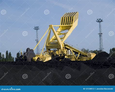 Stacker Reclaimer Stock Photo Image Of Stacking Quayside