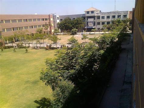 dr a p j abdul kalam university indore admissions 2022 ranking
