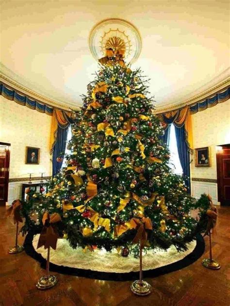 Как лучше всего украсить школу к Новому 2018 году