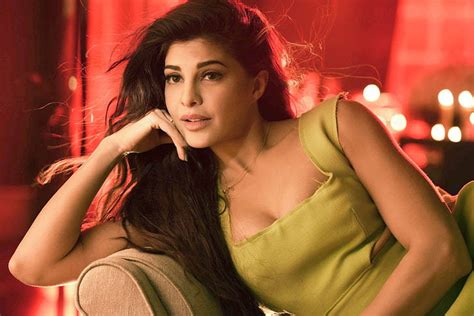 Download Bollywood Actress Jacqueline Fernandez Wallpaper