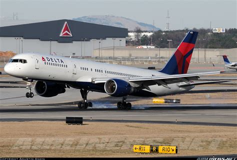 Boeing 757 232 Delta Air Lines Aviation Photo 1660909