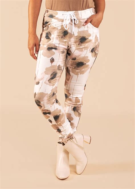 Meela Floral Pants In Mocha Imagine Fashion