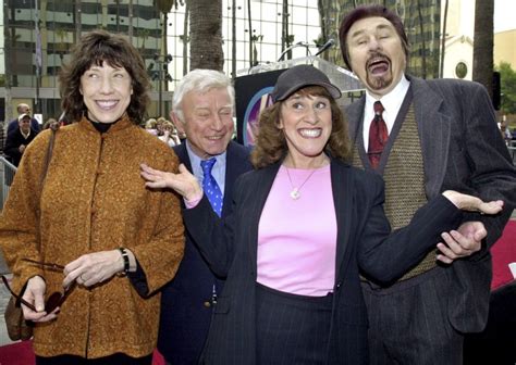 Ruth Buzzi Comedy Sketch Player On Groundbreaking Series ‘laugh In
