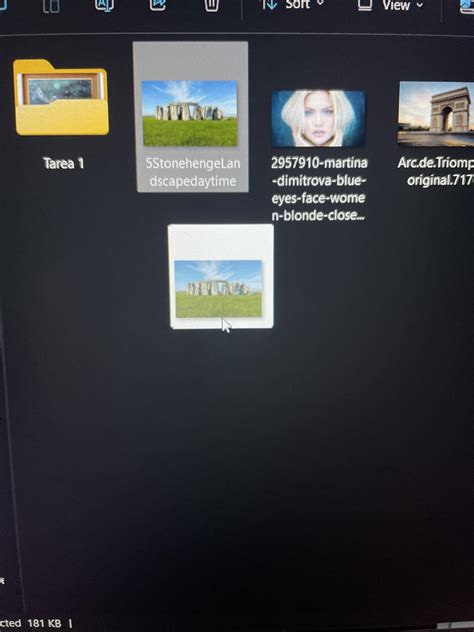 Dragging File Has White Square But Sometimes Doesnt Rwindows11