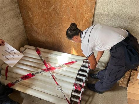 Lettini E Ombrelloni Abusivi In Spiaggia A Tre Fontane Denunciato Un