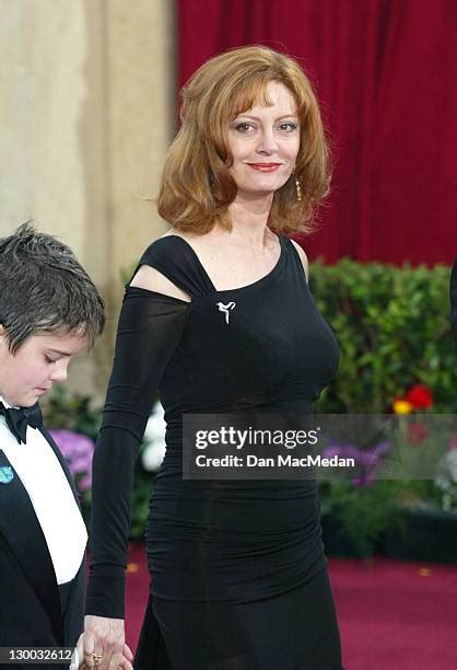290 Oscar Arrival Susan Sarandon Photos And High Res Pictures Getty Images