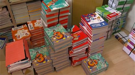 Почна испораката на учебници за основно и средно образование Youtube