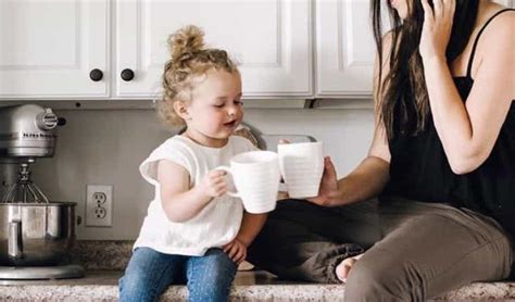 10 Signs Your Mom Is Your Best Friend Society19