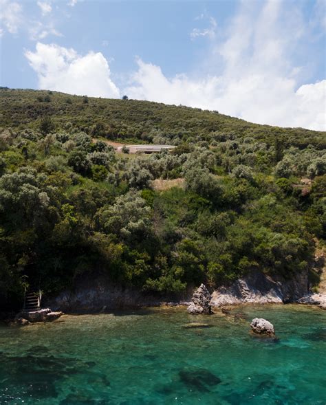 Thyta House By Lassa Architects Merges Curved Geometry With The Ionian