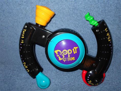Vintage 1998 Bop It Extreme Talking Handheld Electronic Reflex Game