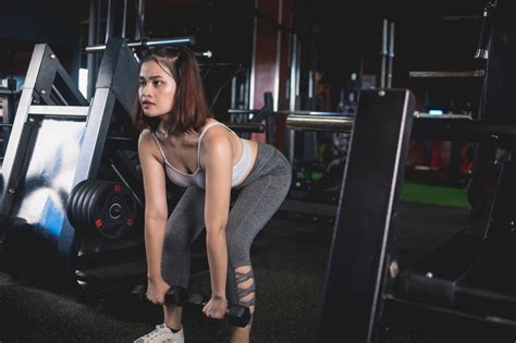 One Arm Overhead Triceps Extensions Technique Benefits And Variations