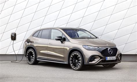 Electric Mercedes Eq Eqe Suv Debuts Double Apex