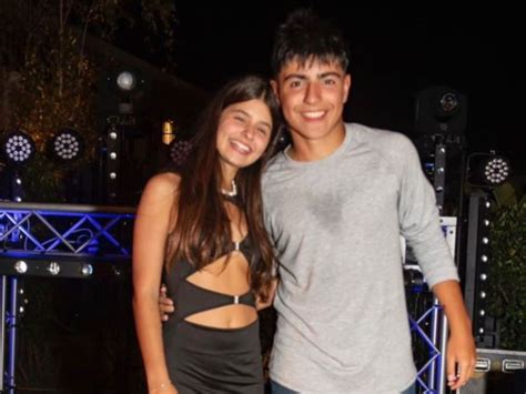 las románticas imágenes de benjamín el hijo del kun agüero con su