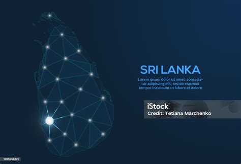 스리랑카 통신 네트워크 지도 도시의 형태로 조명이 있는 전역 맵의 낮은 폴리 이미지를 벡터로 표시합니다 별자리 음소거 및 별의 형태로지도 0명에 대한 스톡 벡터 아트 및