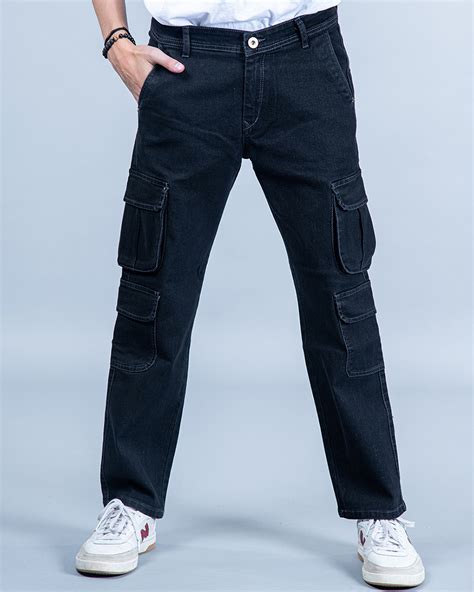 Buy Men S Carbon Black Relaxed Fit Cargo Jeans Online At Bewakoof