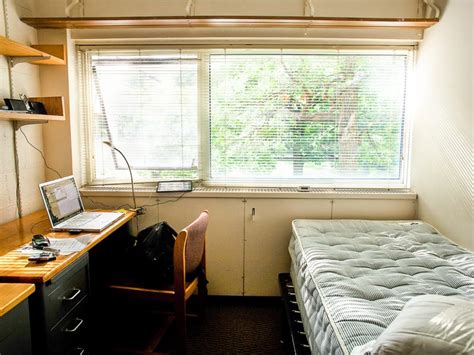 Harvard College Dorm Rooms Harvard University Dorm Rooms Broken Into