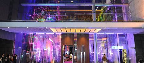 Can You Rent A Hotel Room At 20 Years Old At Molly Stinson Blog