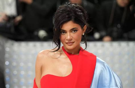 Kylie Jenner Faces Backlash Over Flaunting Her Wealth In Pictures