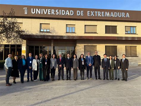La UEx consolida el Instituto Panda junto a universidades de Chongqing ...