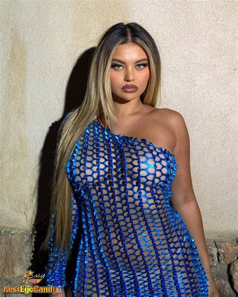 Sofia Jamora Photo 6490797 800x1000