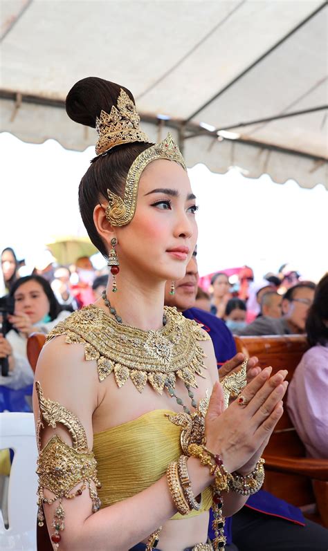 แต้ว ณฐพร รำถวายองค์พญาศรีสัตตนาคราช สวยสง่า