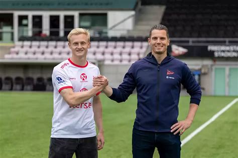 Her er Oscar Aga på plass i Fredrikstad: – Jeg skal bidra så godt jeg kan for å få til et ...