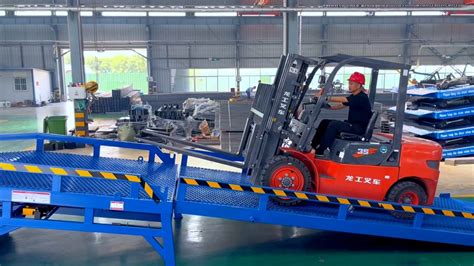 Movable Dock Ramp Loading Dock Platform 6ton 8ton 10ton 12ton 15ton Mobile Loading Ramp With Ce