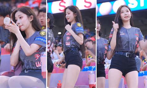 Korean Cheerleader Hypnotises Internet With Pikki Pikki Dance Routine