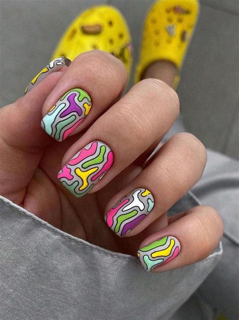 Комплект Разкошни Press On Изкуствени Нокти 24 броя Артистичен Цветен Дизайн Качествени