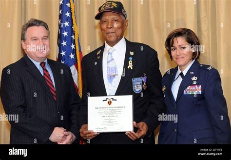 Tuskegee Airman Tech Sgt Ret Is Presented The Purple Heart Medal