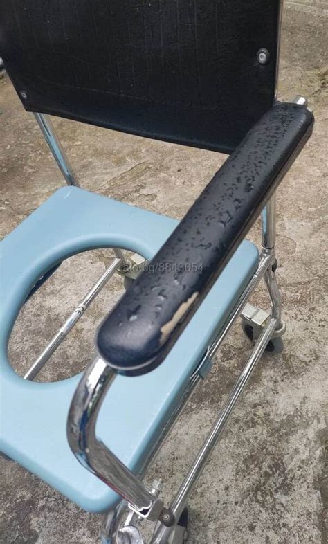 Тоалетен стол Терапевтични и ортопедични продукти Помощни средства Стара Загора Комби