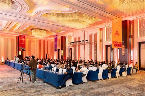 Төгс бүтээгчид “Бүтээлч шинэчлэлт” сэдвийн дор чууллаа