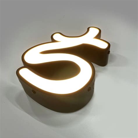 【楽天市場】ledチャンネル文字 正面発光 Ledsign025 カップリング文字 アクリル 極厚 縁あり 箱型 フロントライト Led