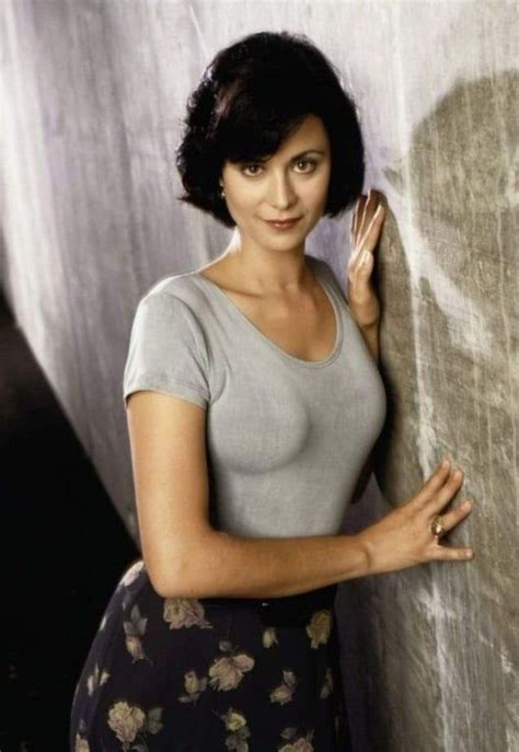 Leaning Against A Wall Catherinebell Catherine Bell Actresses