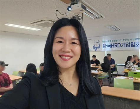 Sns에 교육한 내용을 일기 처럼 기록 해두고 제가 어떤 일을 하는지 알리고자 제가 진행한 강의나 코칭을 기록 합니다 또 내 일의 의미를 찾고 내 일을 잘하도록 돕고자