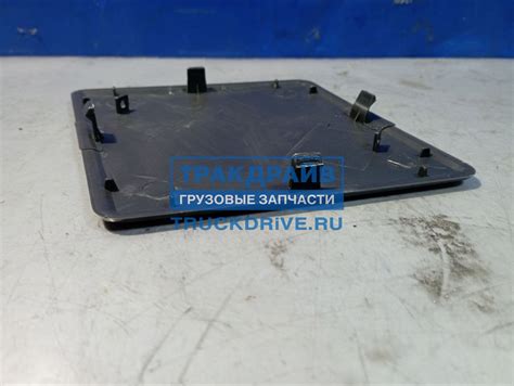 Заглушка бампера противотуманной фары Renault Premium 86402 Auger