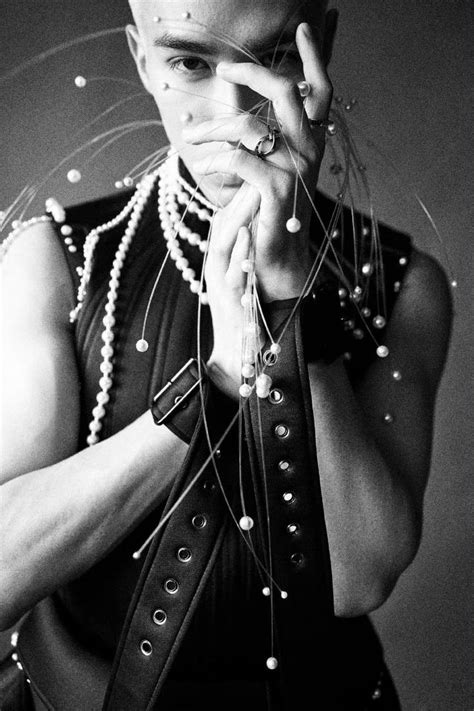 ปักพินโดย Maryam Tabaee ใน Ideas