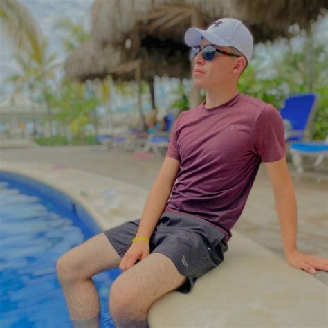 Miguel De Santiago Migueldsm02 Snapchat Stories Spotlight Och Linser