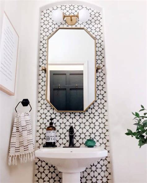 34 Black And White Tile Bathrooms For Monochromatic Goodness