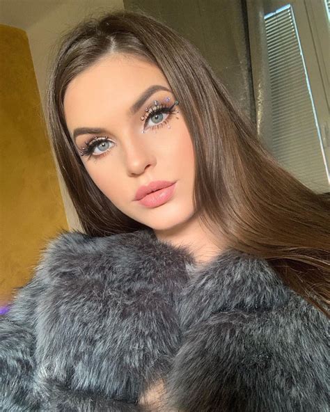 Taylee Wood Height Weight Bio Wiki Age Photo Instagram Fashionwomentop