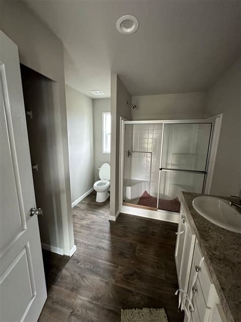 Eagle 28523p Picture Gallery