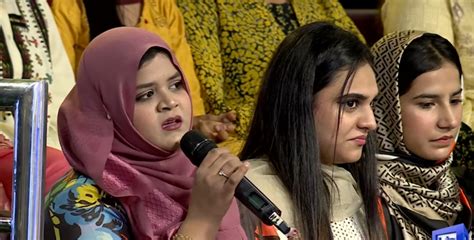 Pakistani Girl Goes Viral After Singing In Mazaqraat Video Reviewitpk