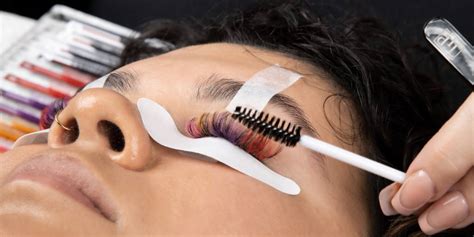 The Lash Professionals Guide Best Eyelash Brush For Extensions The