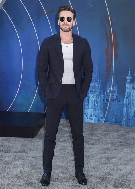 Ana De Armas Wears Metallic Gown At The Gray Man Premiere Photos