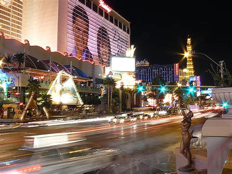 Las Vegas Strip Night View With Lights And Buildings Las Vegas Street